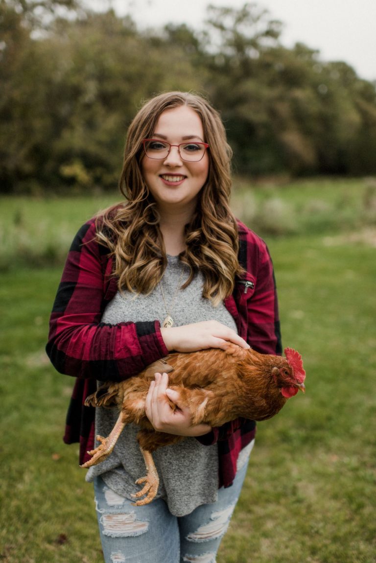 Poynette Senior Pictures - Chloe's Farm Inspired Senior Session